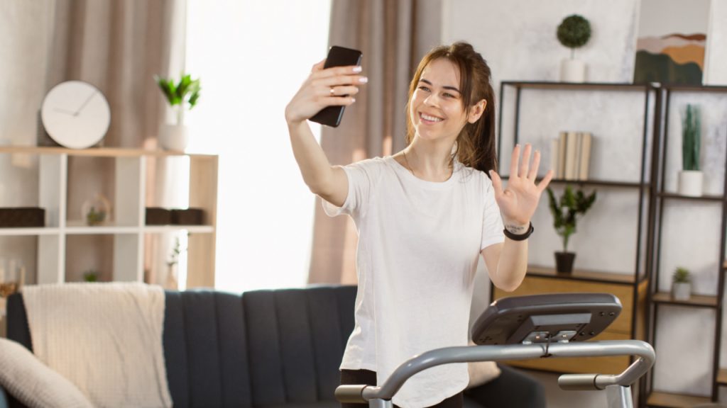 How to Become a Virtual Friend and Get Paid Up to £50 per Hour in 2024