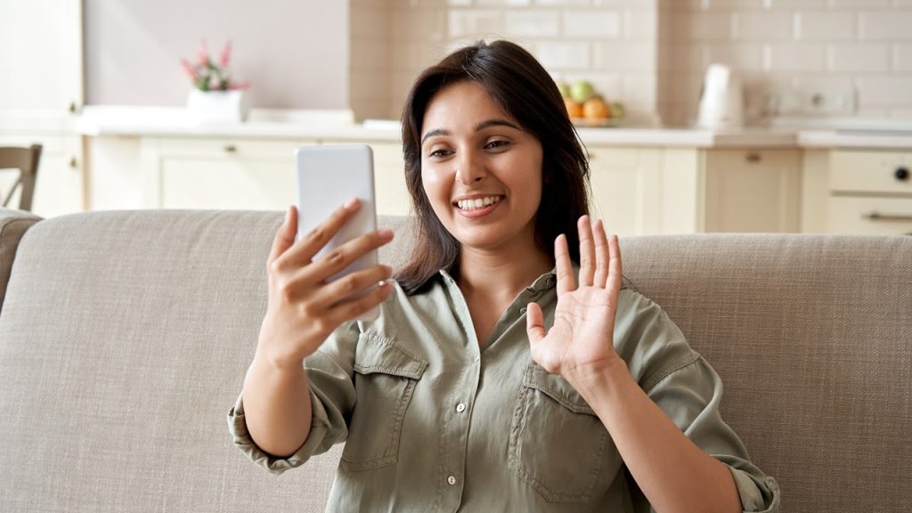 How to Become a Virtual Friend and Get Paid Up to £50 per Hour in 2024